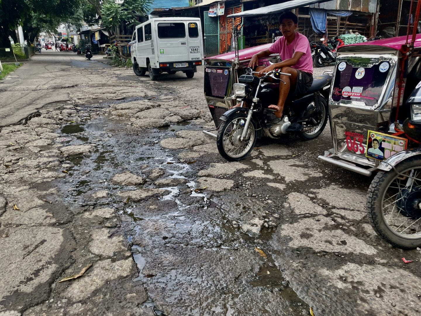 Kahirapan sa ilalim ng iisang pamilya sa Caloocan – Pinoy Weekly